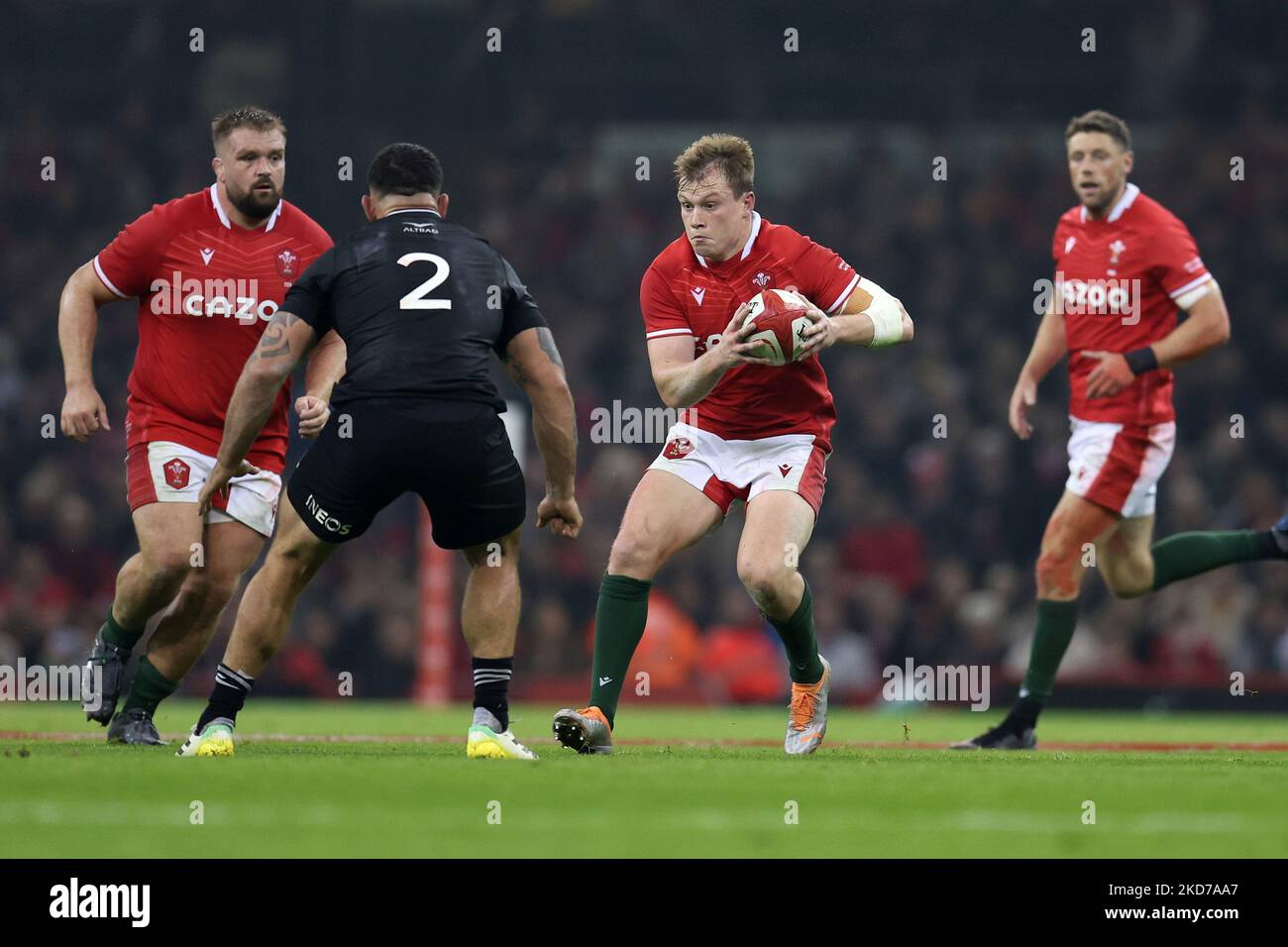 Cardiff, UK. 05th Nov, 2022. Nick Tompkins of Wales makes a break ...