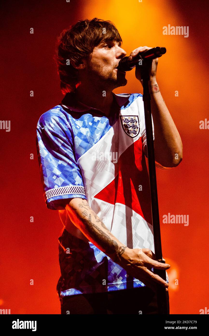 One Direction Singing On Stage 2022