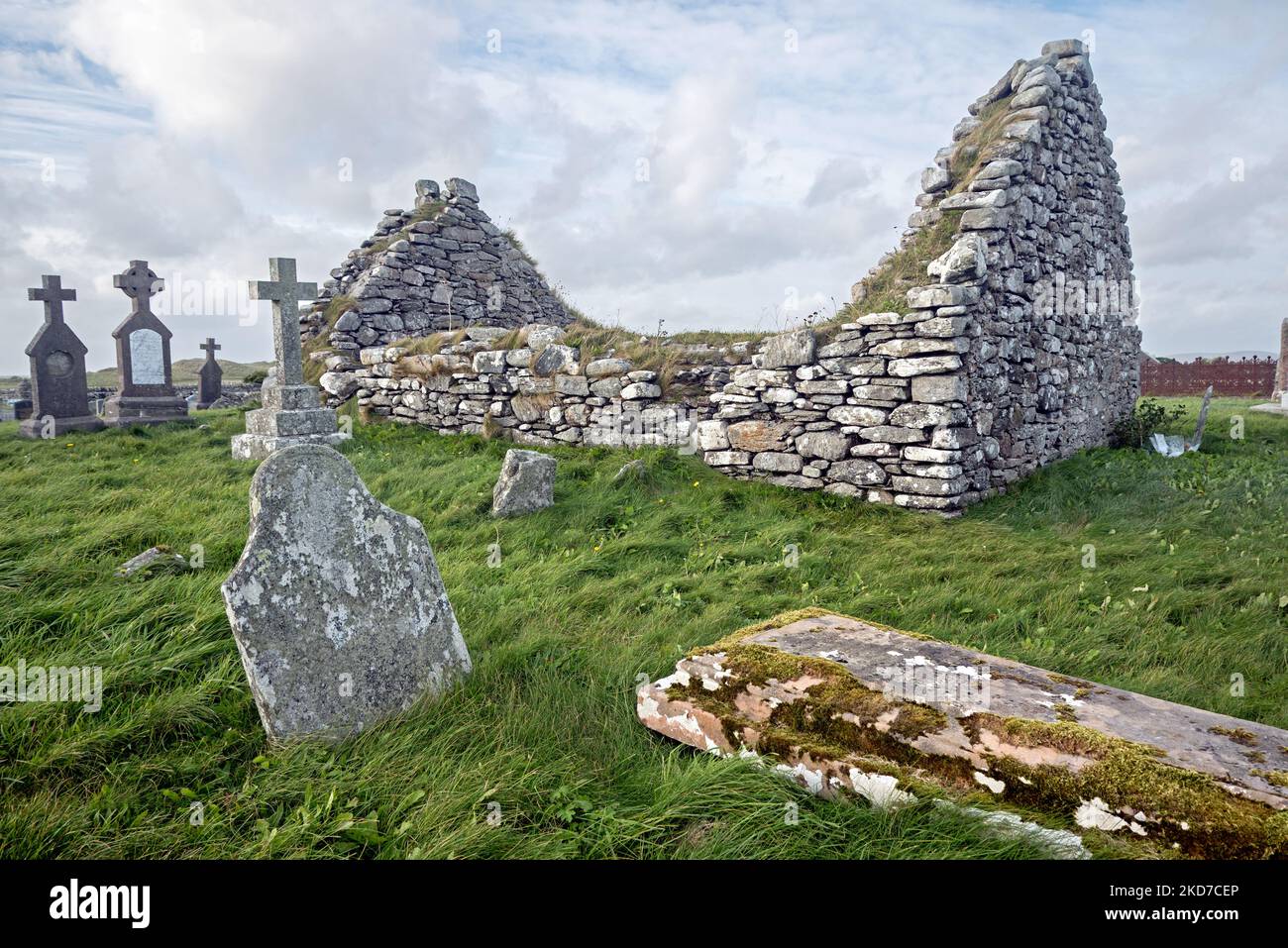 Medieval graveyard and chapel of Baile nan Cailleach at Nunton ...