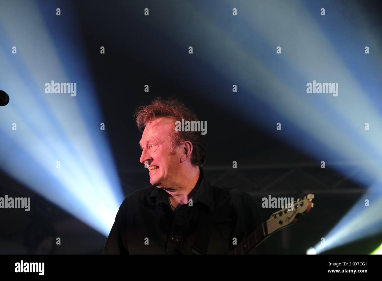 Simon hough vocals hi-res stock photography and images - Alamy