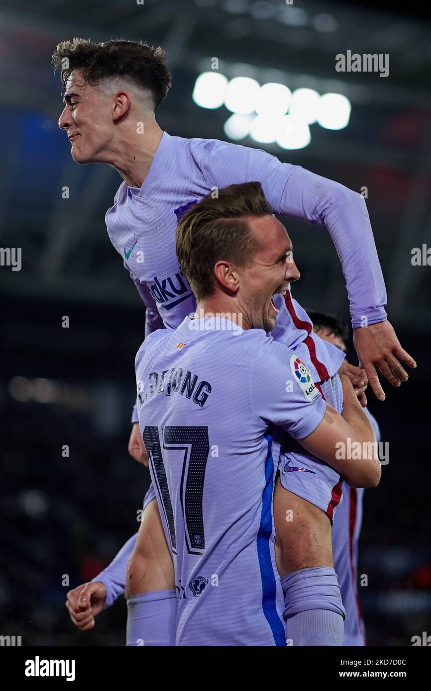 Teammate gavi hi-res stock photography and images - Alamy