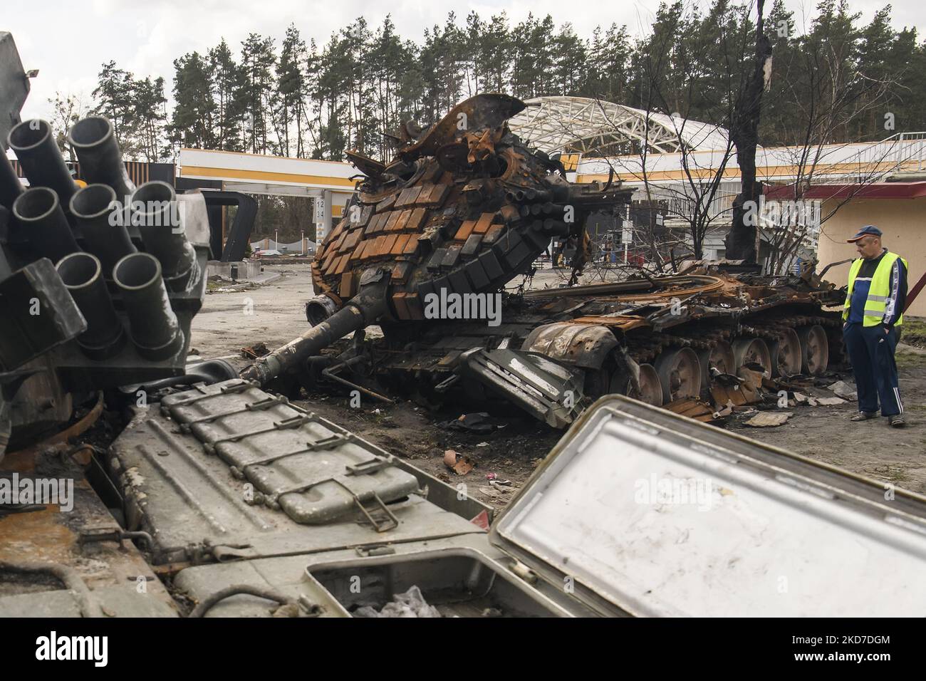 Destroyed russian military tank hi-res stock photography and images - Alamy