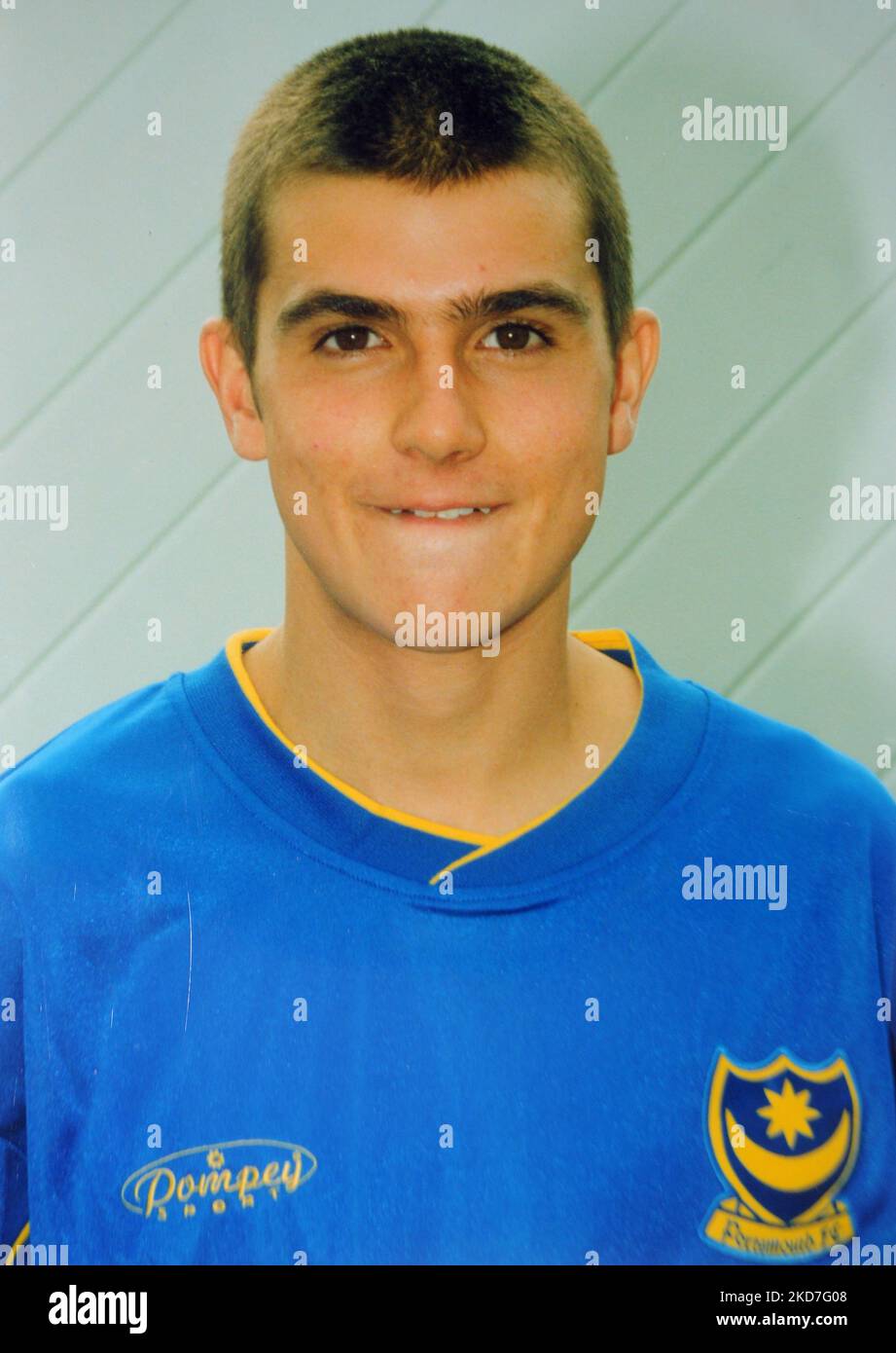 PORTSMOUTH FC, 2000 WARREN HUNT PIC MIKE WALKER, 2000 Stock Photo - Alamy