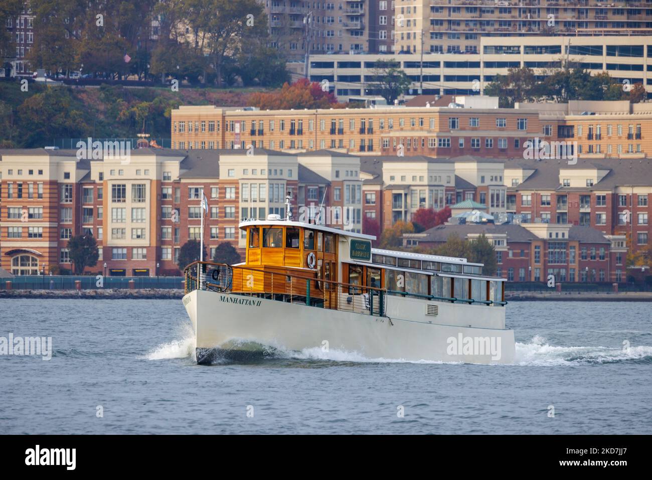 The Manhattan II Hudson River cruise boat operated by Classic Harbor ...