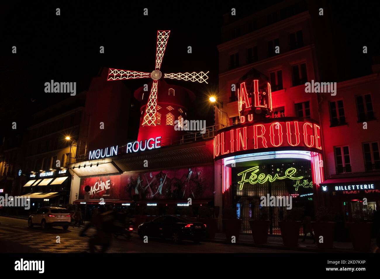 Facade famous moulin rouge hi-res stock photography and images - Alamy