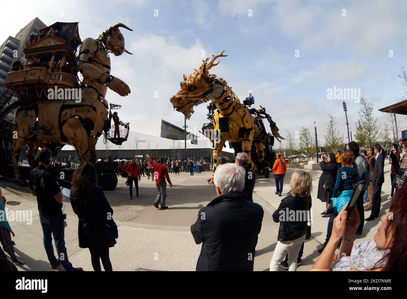 People look at the rehearsal. A robot, a mare-dragon called Long-Ma ...