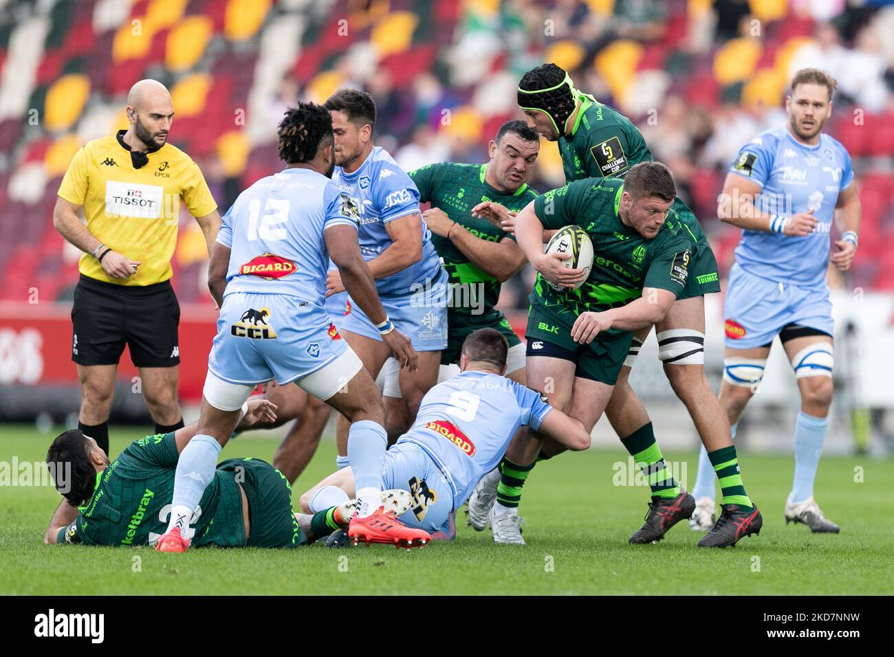 Will Goodrick-Clarke of London Irish is tackled by Jeremy Fernandez of ...