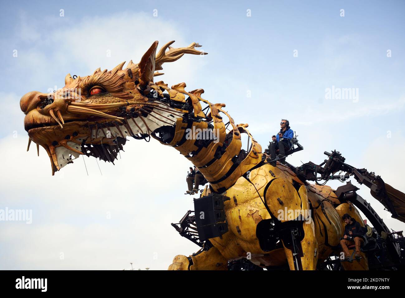 A robot, a mare-dragon called Long-Ma, created by Francois de la ...