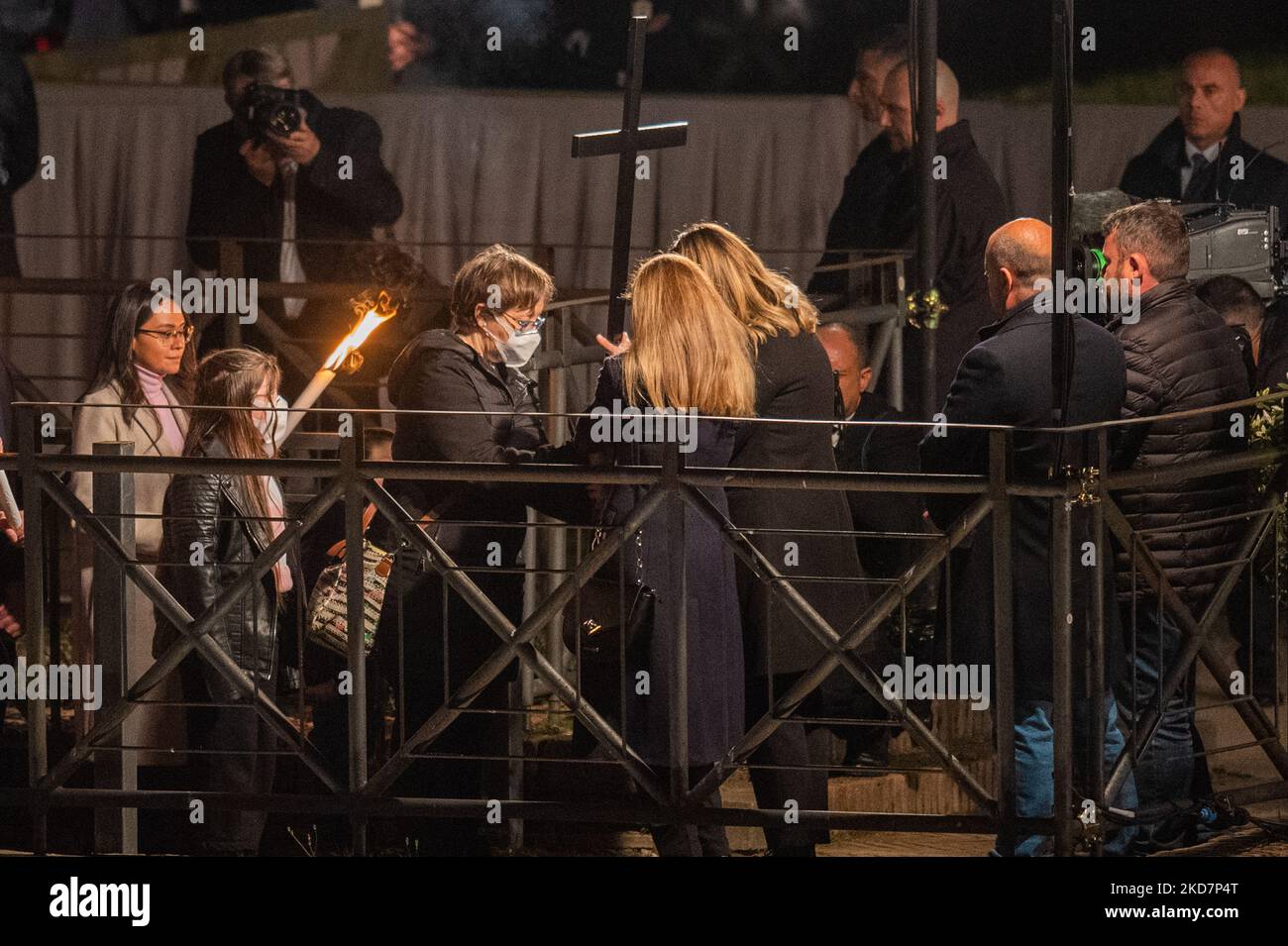 The traditional Way of the Cross at the Colosseum by Pope Francis on ...