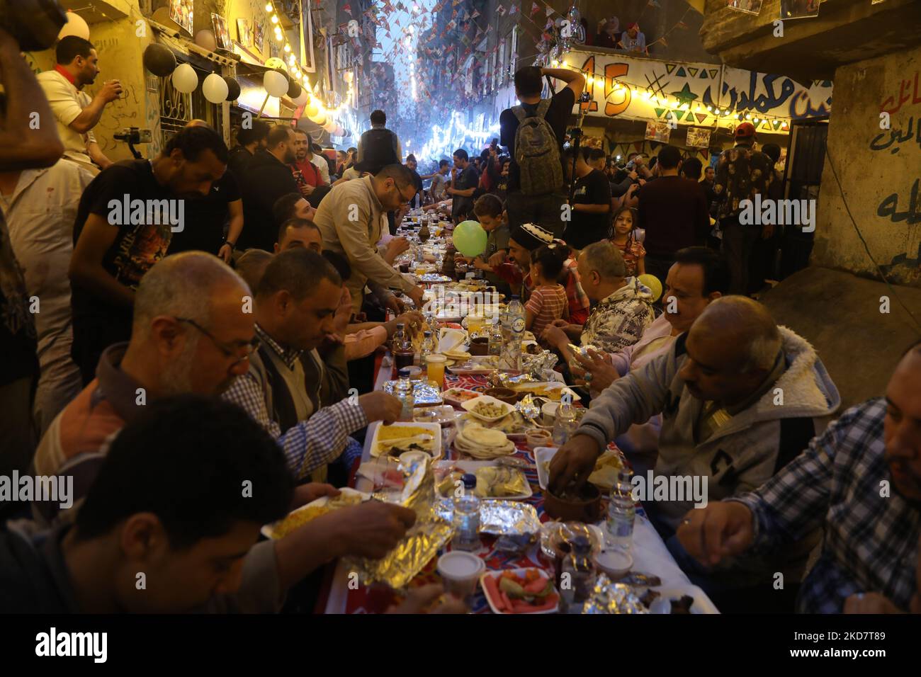 Hundreds of residents breaking their fast at the iftar table that ...