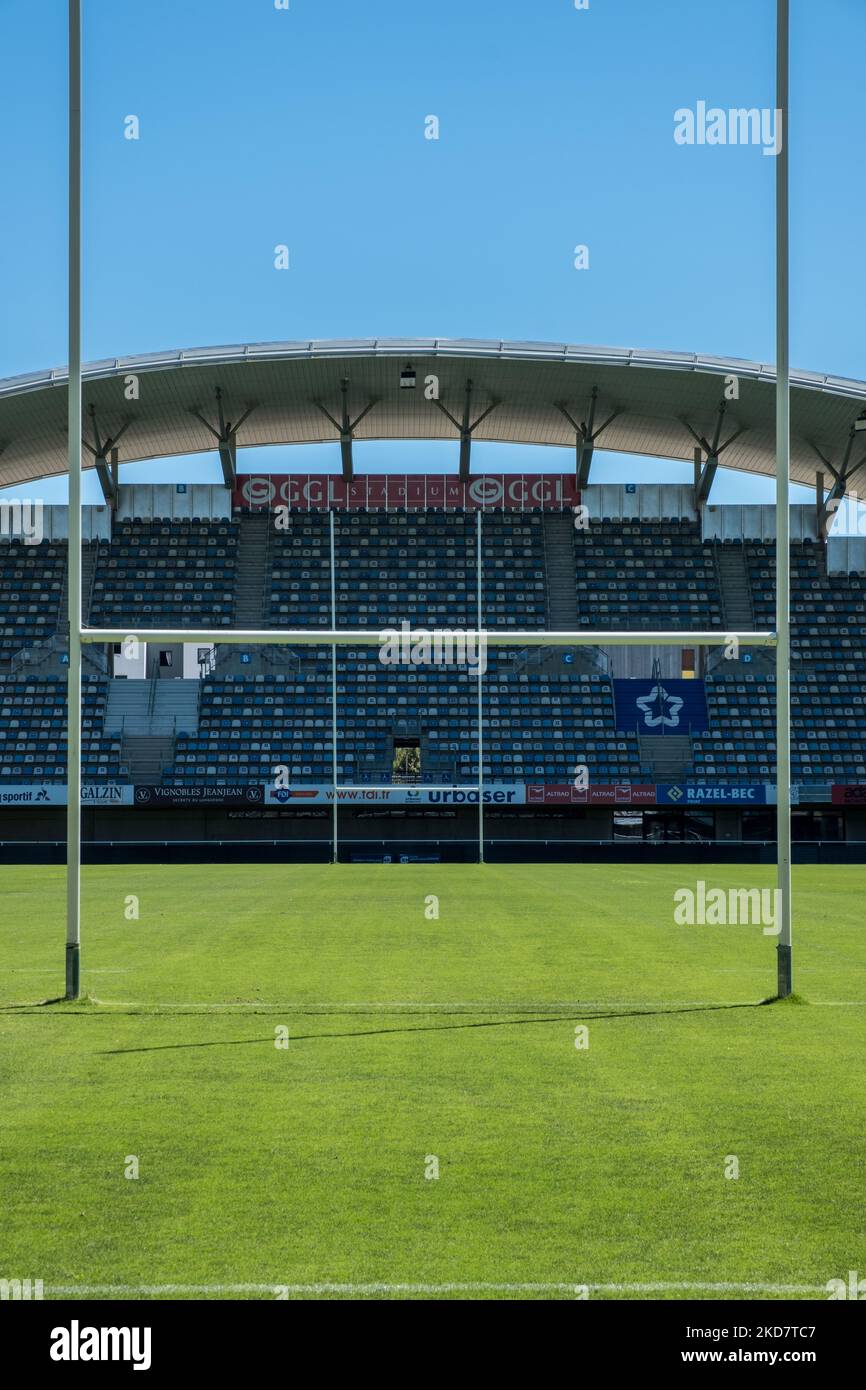 "GGL" rugby stadium from the inside with its perfectly mowed green lawn ...