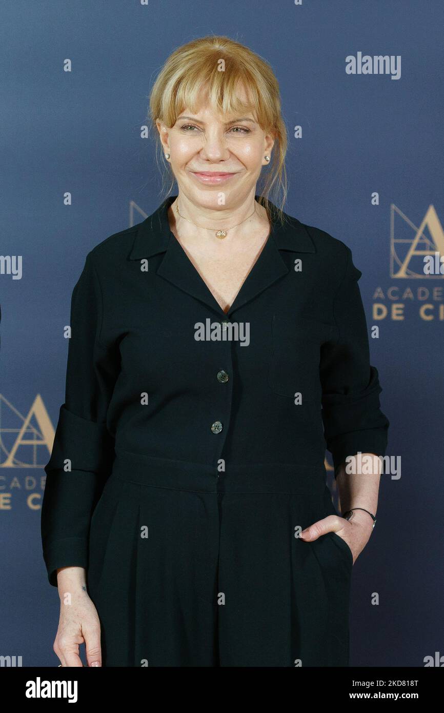 Actress Cecilia Roth (L) and actor Jorge Perugorría (R) rethe Golden ...