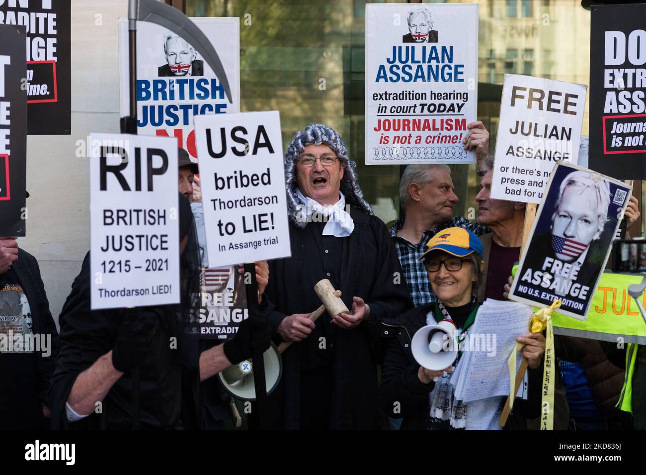 Us extradition order hi-res stock photography and images - Alamy