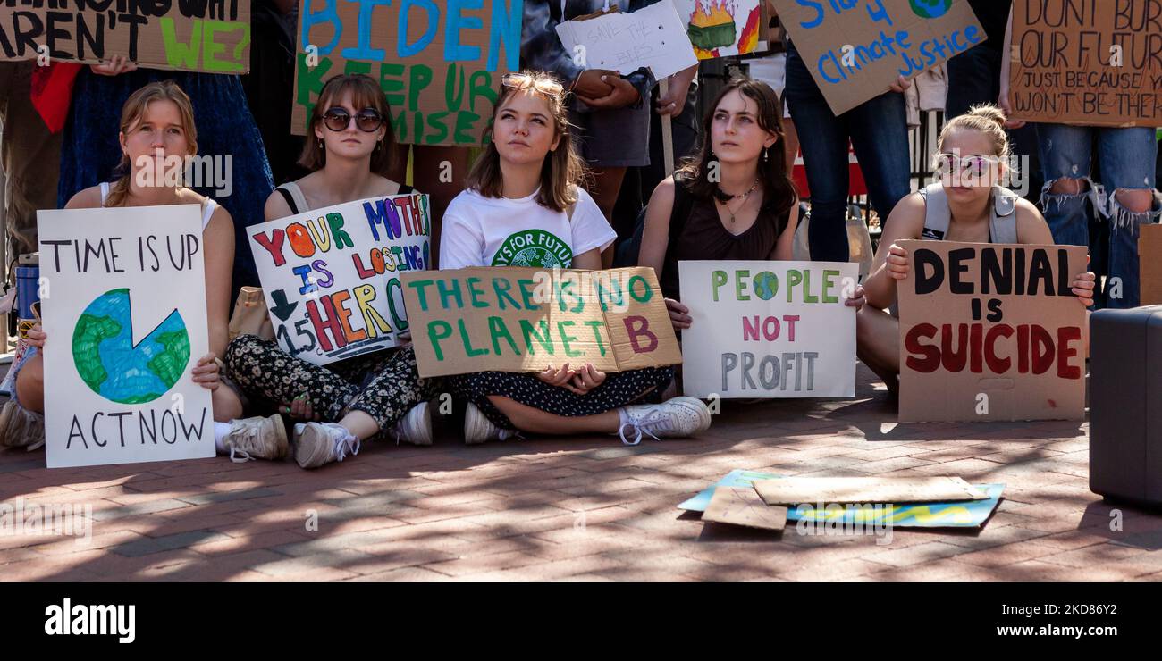 Fossil fuel infrastructure hi-res stock photography and images - Alamy