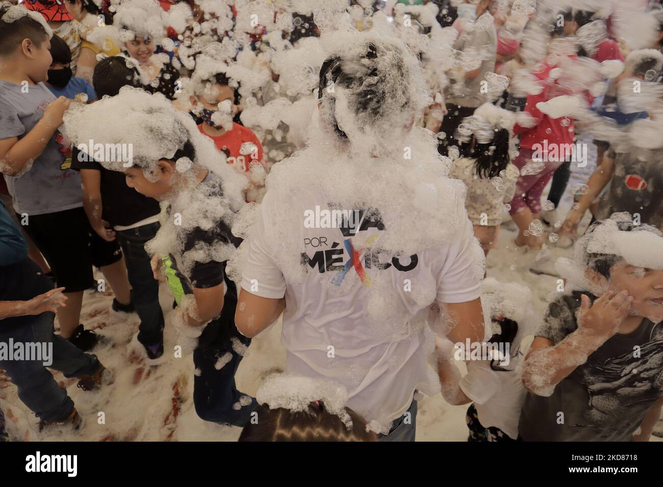 Feria de la espuma hi-res stock photography and images - Alamy