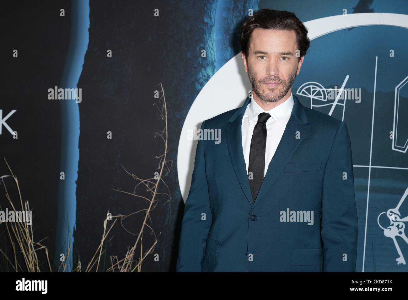 NEW YORK, NEW YORK - APRIL 21: Tom Pelphrey attends the Netflix's ...