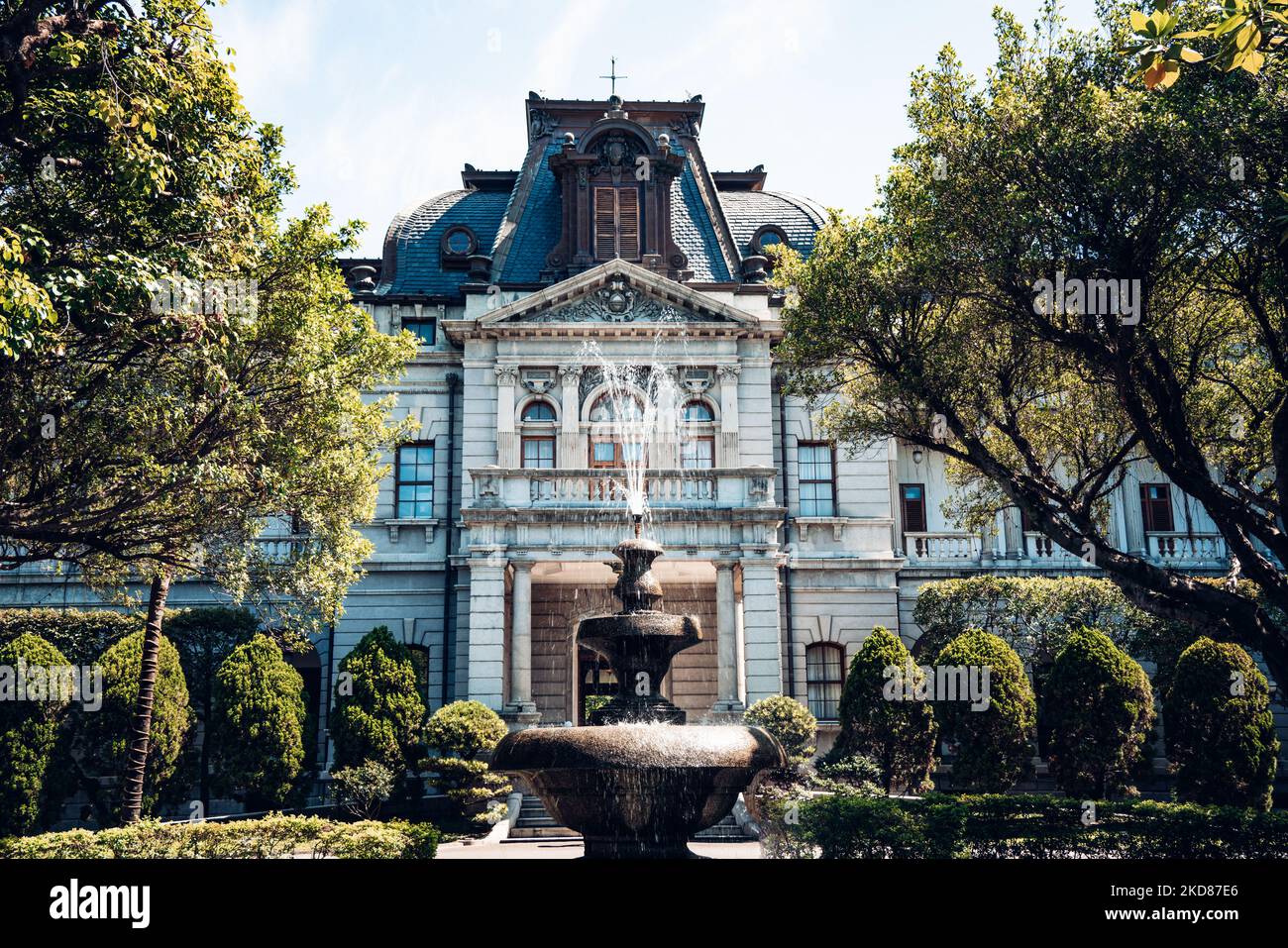 Castle behind the bushes hi-res stock photography and images - Alamy