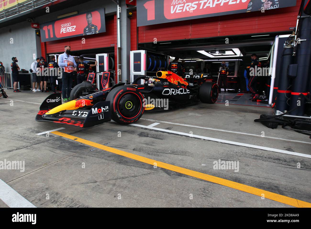 Max Verstappen of Holland driving the (1) Oracle Red Bull Racing RB18 ...