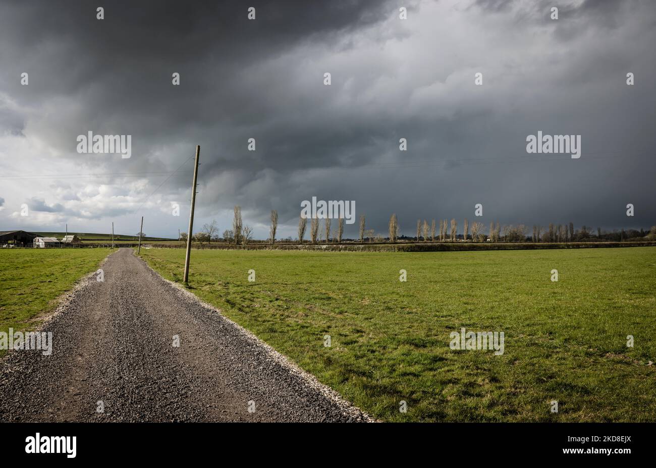Remote UK farm scene in Aylesbury Vale, Buckinghamshire. Dramatic sky ...