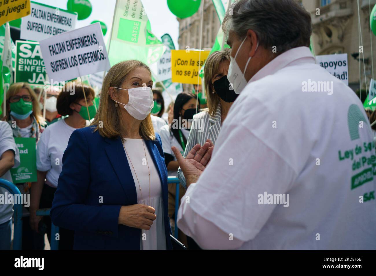 Two sats hi-res stock photography and images - Alamy