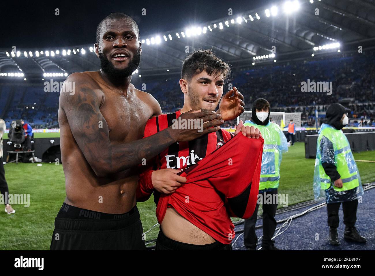 Franck Kessie of AC Milan and Brahim Diaz of AC Milan celebrate the ...