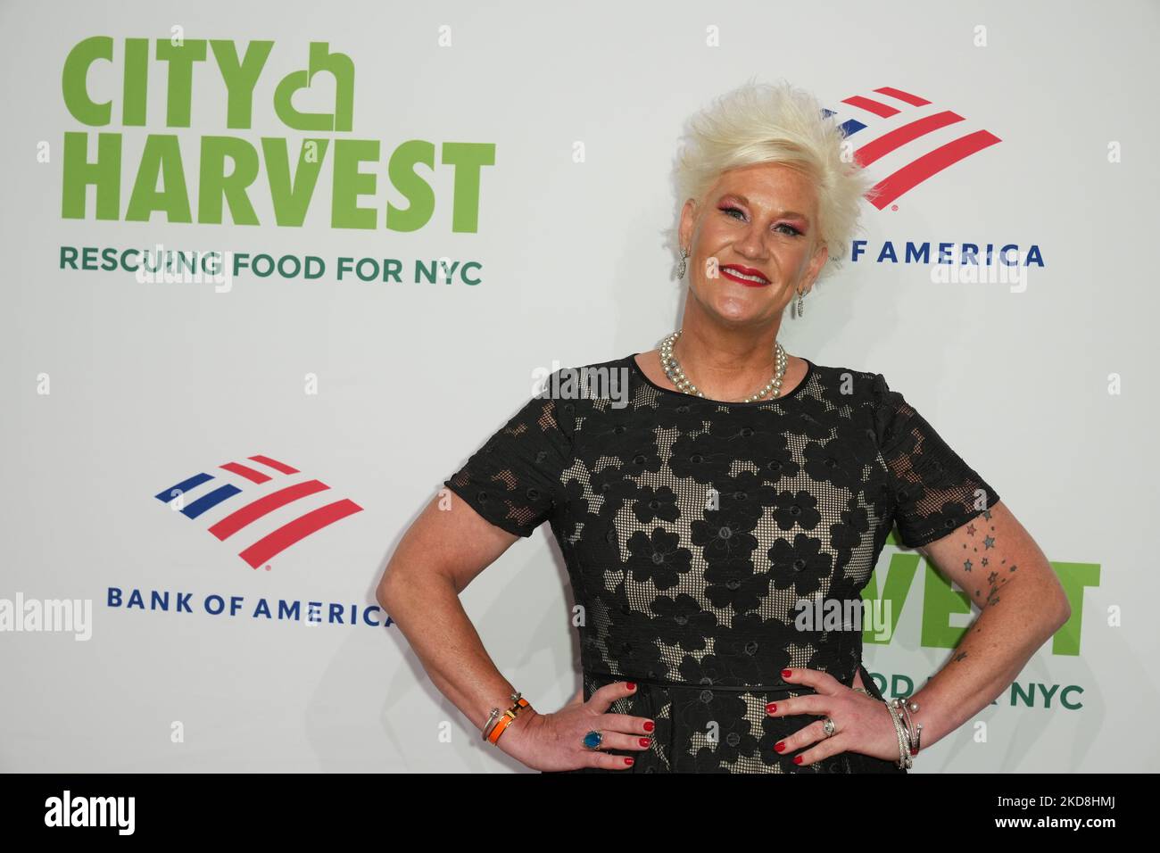 Anne burrell hi-res stock photography and images - Alamy