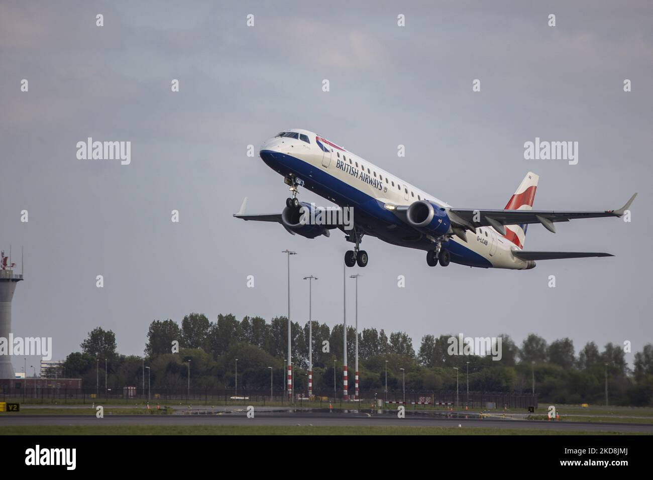 British Airways Embraer ERJ-190 aircraft departs from Amsterdam ...