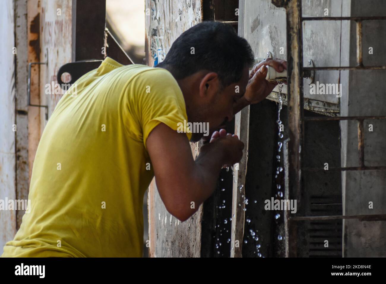 India water cooler hi-res stock photography and images - Alamy