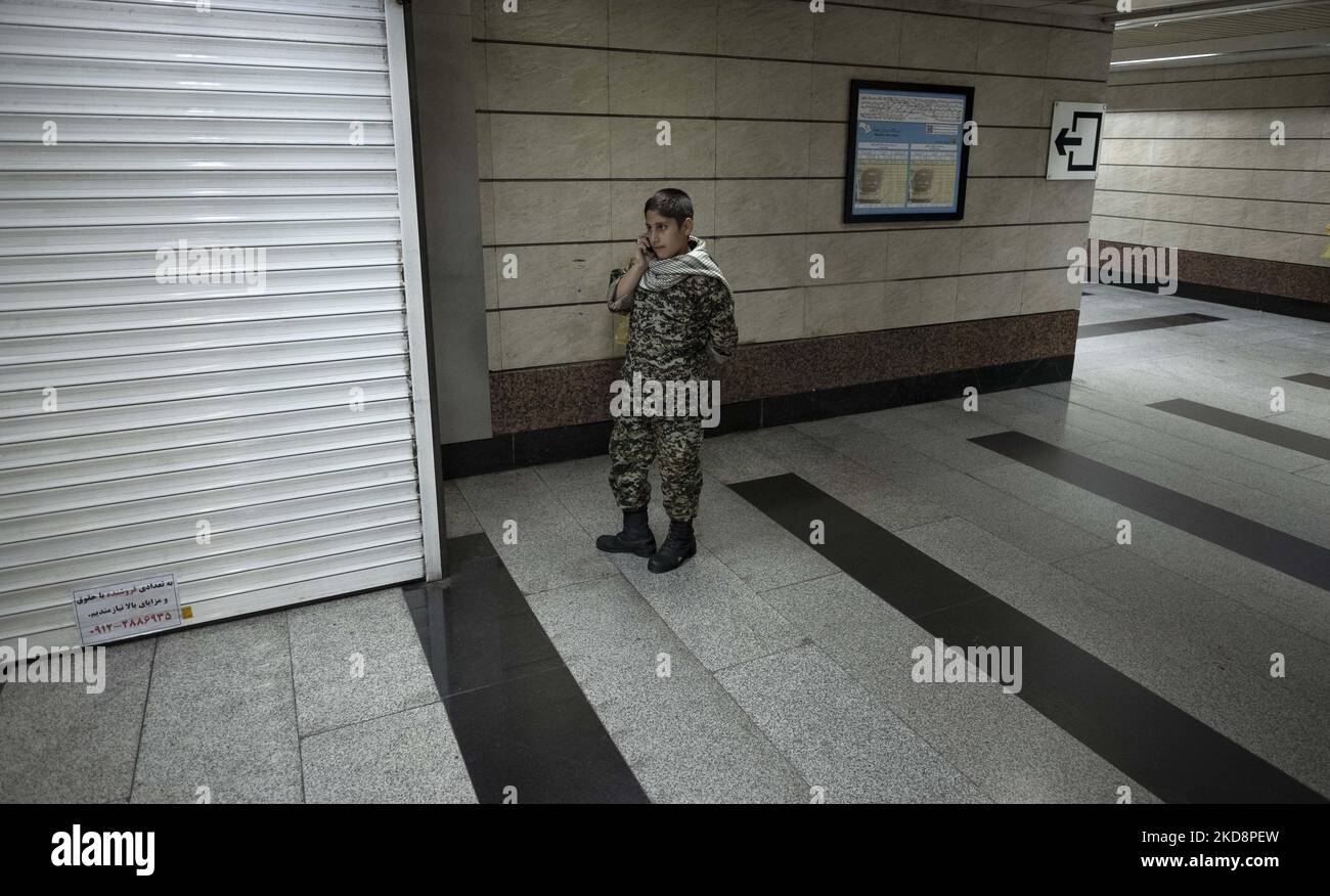 An Iranian schoolboy wearing an Islamic Revolutionary Guard Corps (IRGC ...