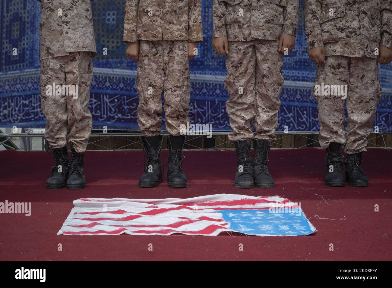Iranian schoolboys wearing Islamic Revolutionary Guard Corps (IRGC ...