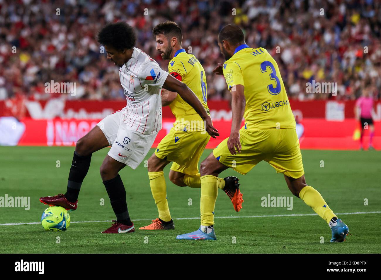 Control de futbol hi-res stock photography and images - Alamy