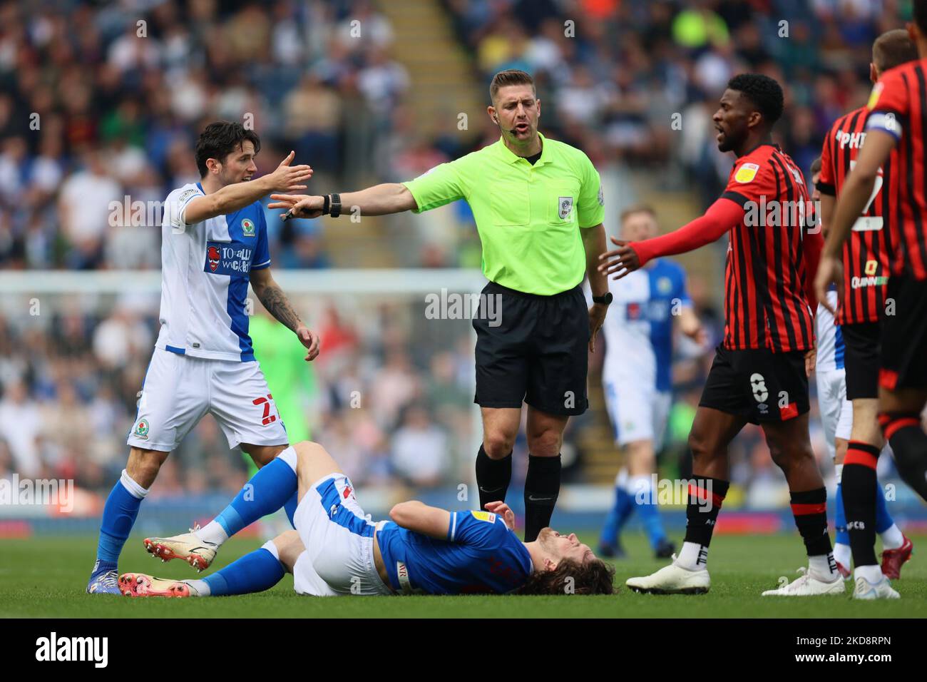 Robert jones referee hi-res stock photography and images - Alamy