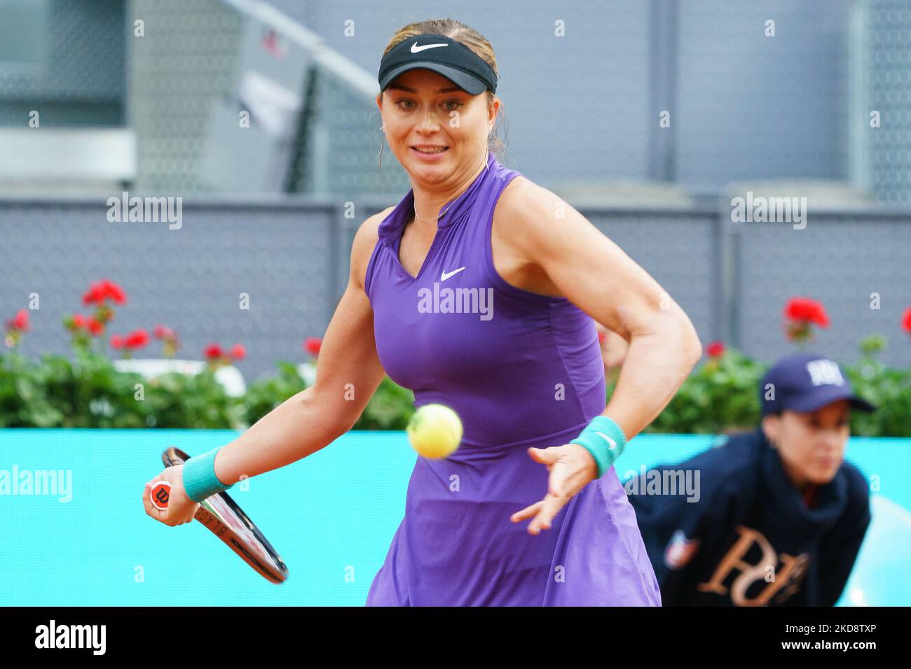 Paula badosa racket hi-res stock photography and images - Alamy