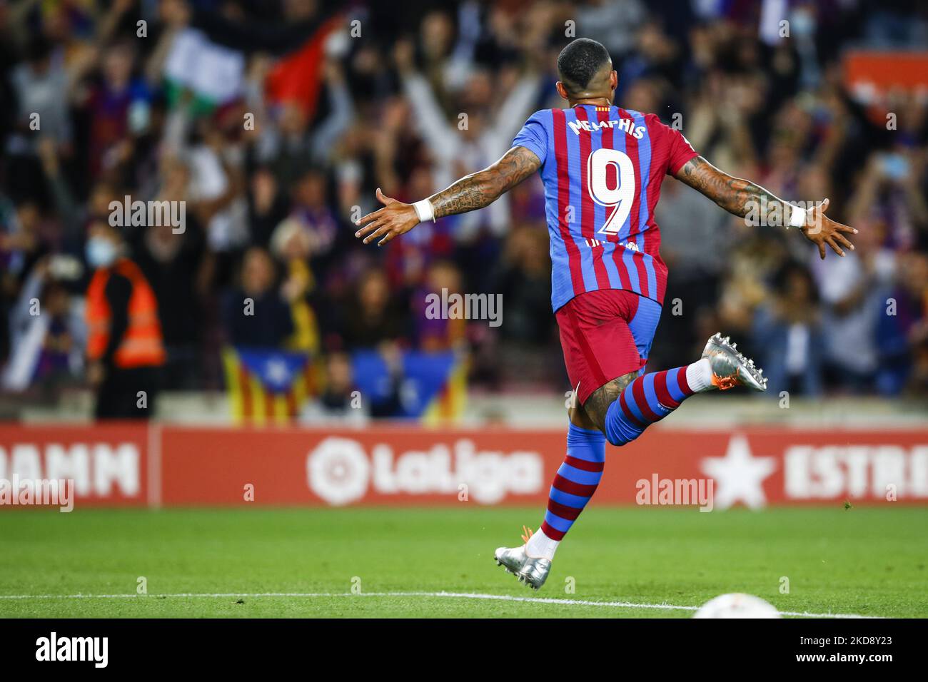09 Memphis Depay of FC Barcelona celebrates his goal during the La Liga ...