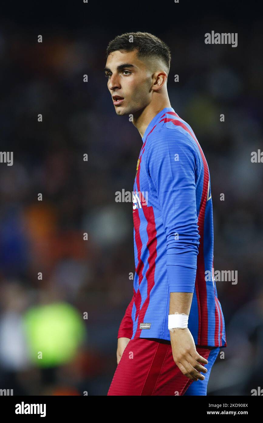 19 Ferran Torres of FC Barcelona during the La Liga match between FC ...