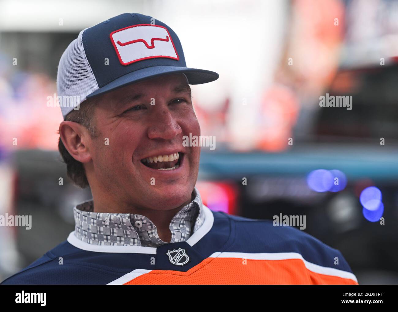 Steve MacIntyre, former Oilers player at the autograph session ...