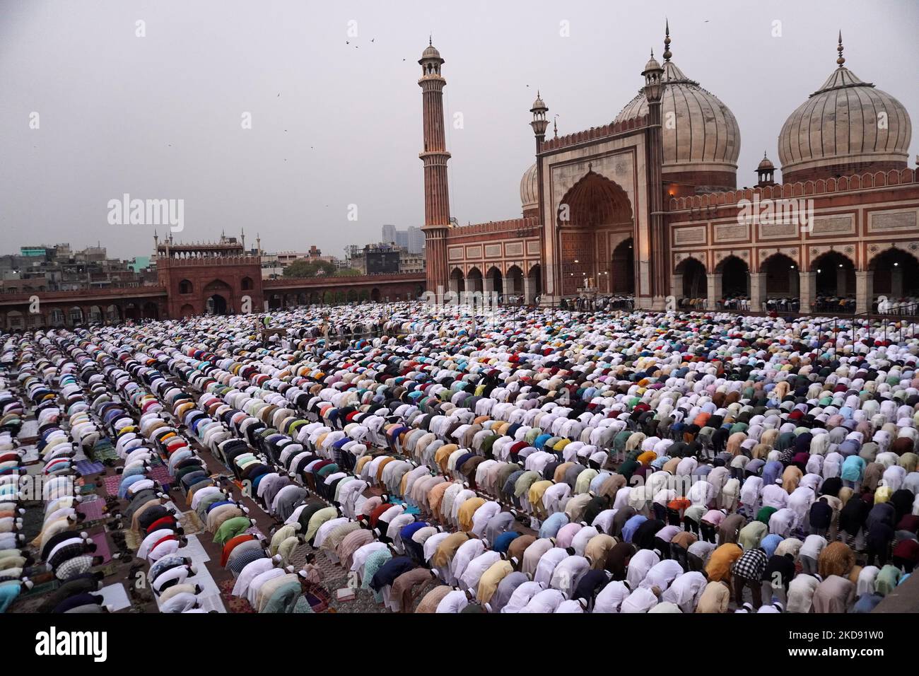 Muslims offer Eid al-Fitr prayers at Jama Masjid to mark the end of the ...