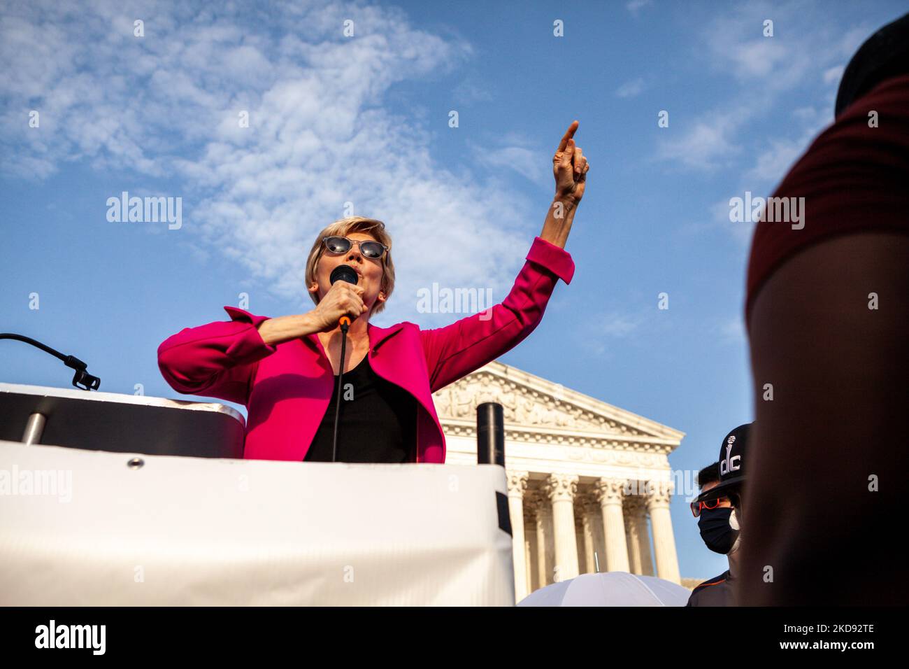 Furious elizabeth warren hi-res stock photography and images - Alamy