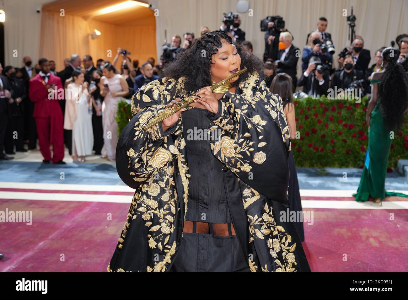 NEW YORK, NEW YORK - MAY 02: Lizzo attend The 2022 Met Gala Celebrating ...