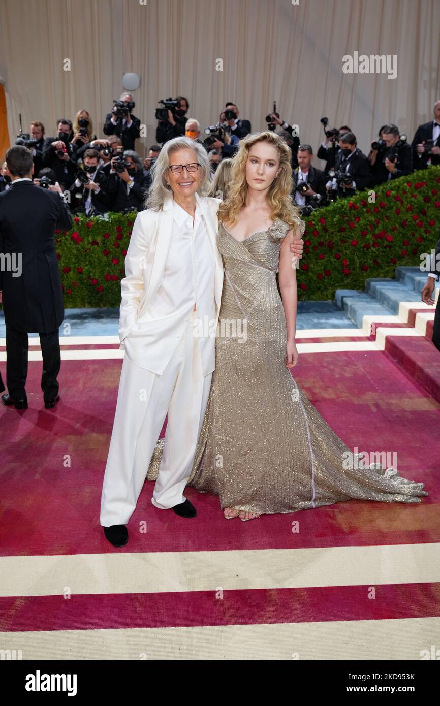 NEW YORK, NEW YORK - MAY 02: Annie Leibovitz and Samuelle Leibovitz ...