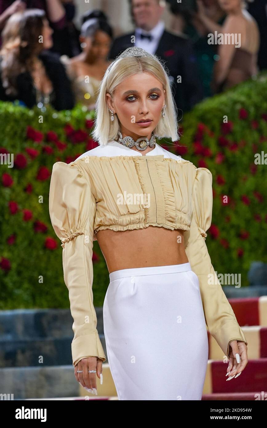 NEW YORK, NEW YORK - MAY 02: Emma Chamberlain attend The 2022 Met Gala ...