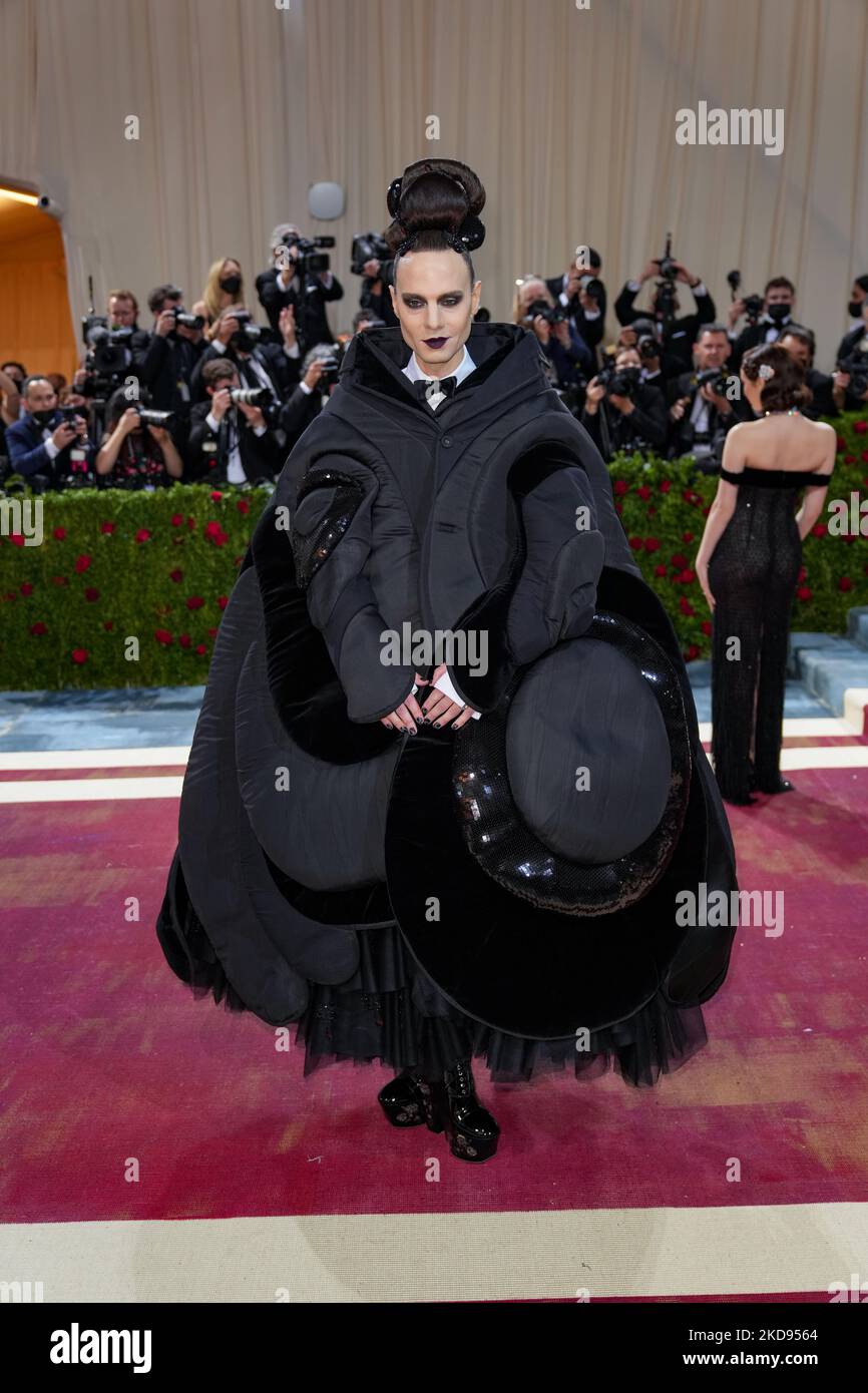 NEW YORK, NEW YORK - MAY 02: Jordan Roth attend The 2022 Met Gala ...