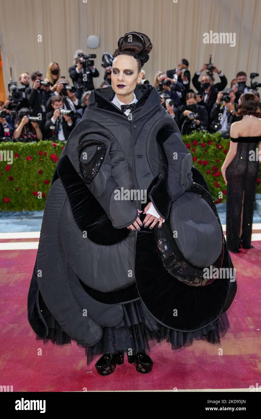 NEW YORK, NEW YORK - MAY 02: Jordan Roth attend The 2022 Met Gala ...