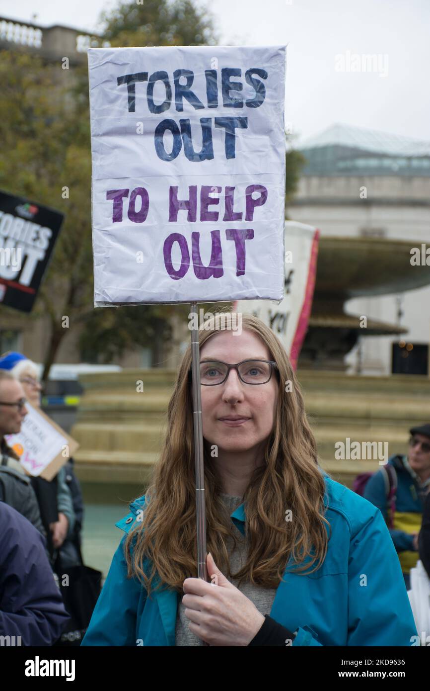 Trafalgar square, London, UK. 5th November 2022. Thousands rally in ...