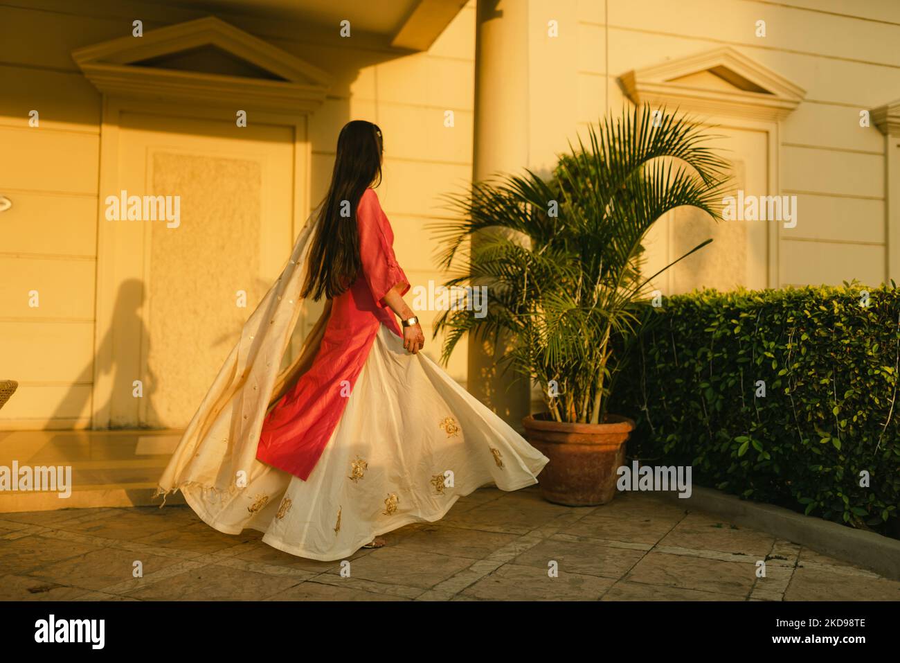 Indian woman in traditional fancy hi-res stock photography and images ...