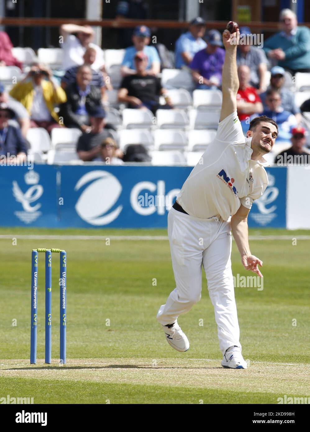 :Yorkshire's Jordan Thompson during County Championship - Division One ...