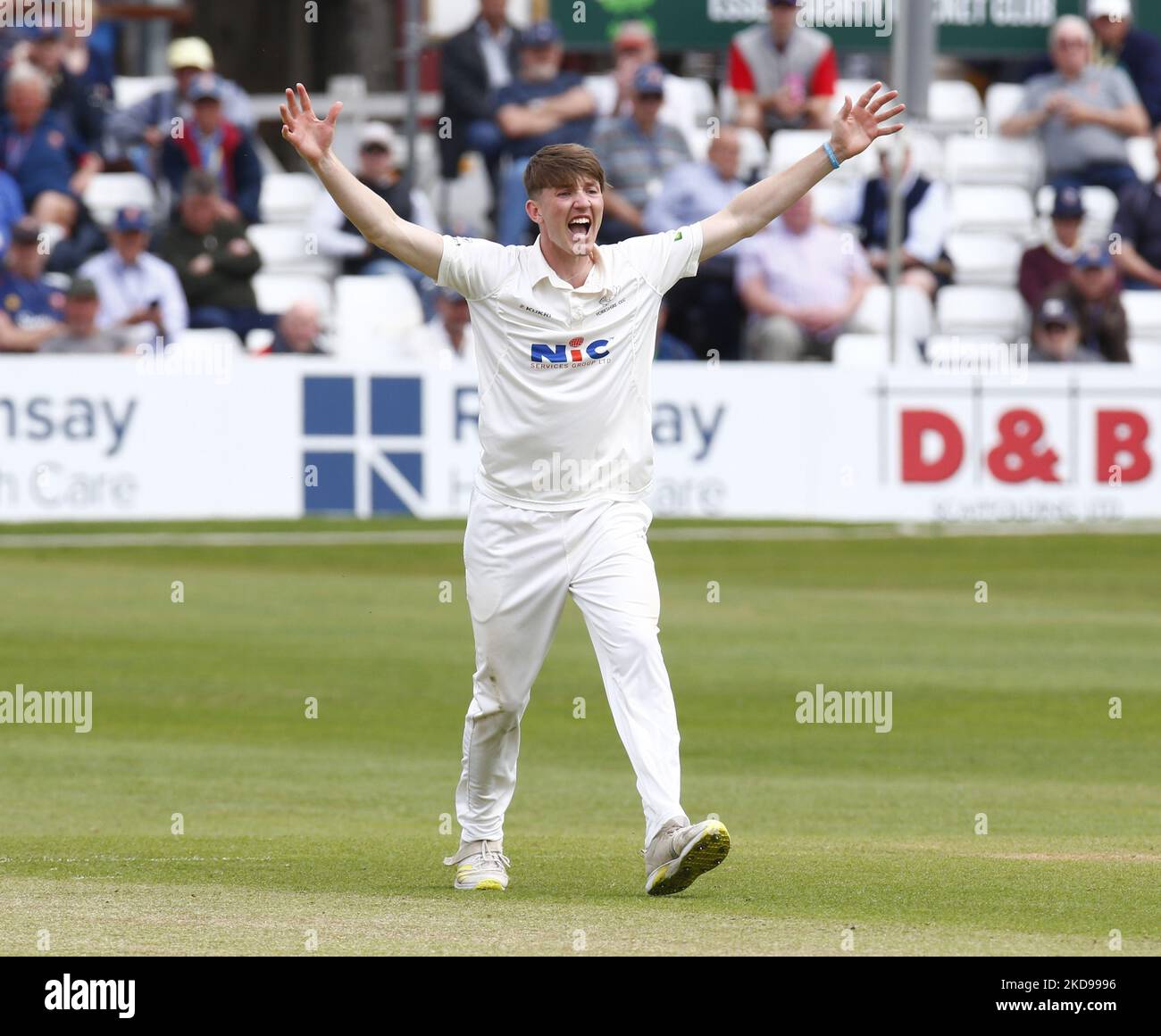 : Yorkshire's George Christopher Hindley Hill claims LBW not given ...