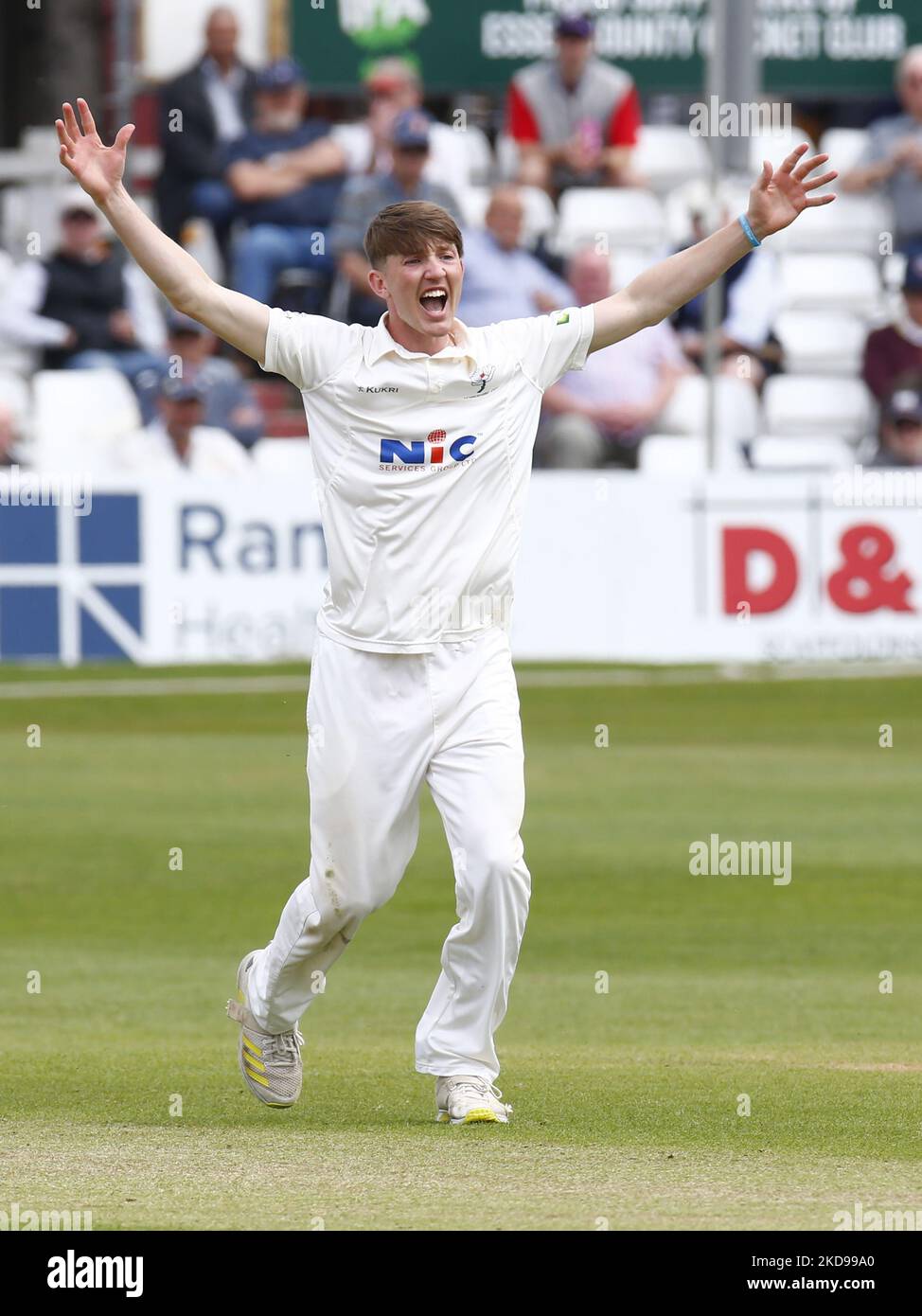 : Yorkshire's George Christopher Hindley Hill claims LBW not given ...