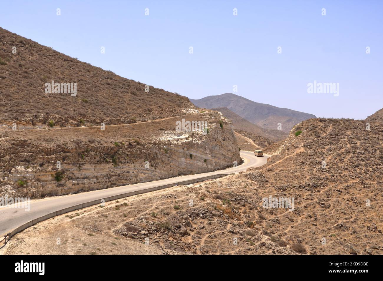 Oman Roadtrip: Deep canyons and steep roads on the highway 47 through ...