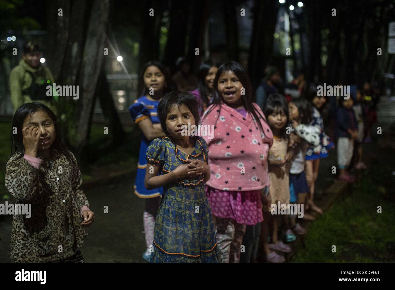 Indigenous children say goodbye to the group that leaves the National ...